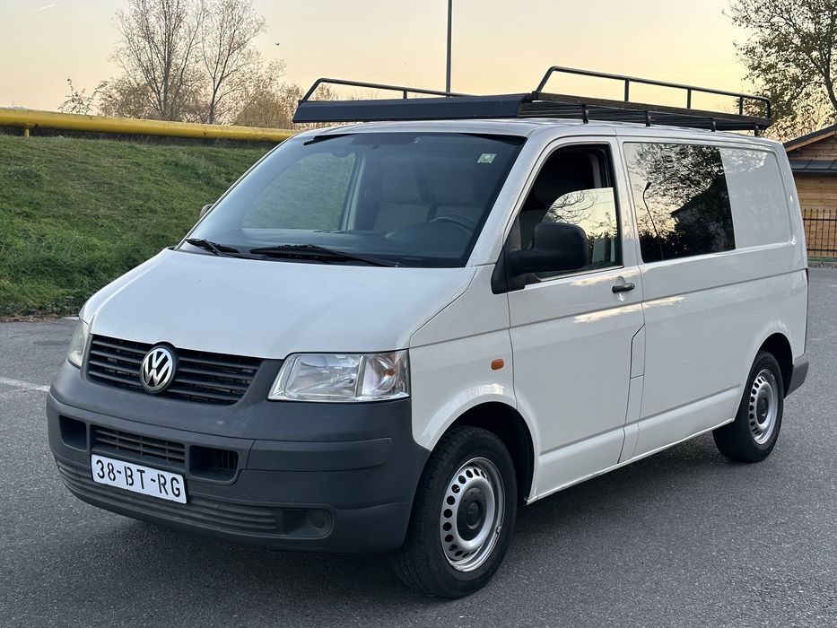 VW Transporter T5 1.9 Tdi cu 6 Locuri si Marfa Ramnicu Valcea • OLX.ro