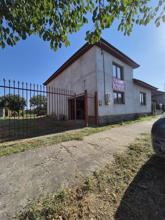 Casa de vanzare !!! Ineu • OLX.ro