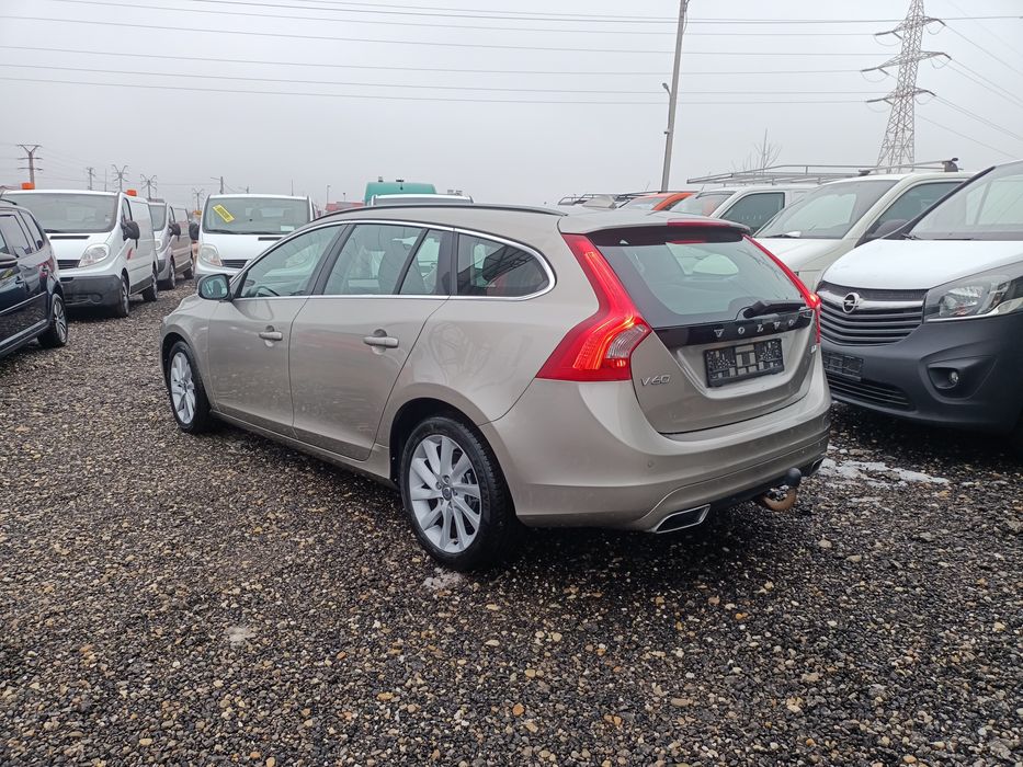 Volvo v60 2.0 Diesel Vacaresti • OLX.ro