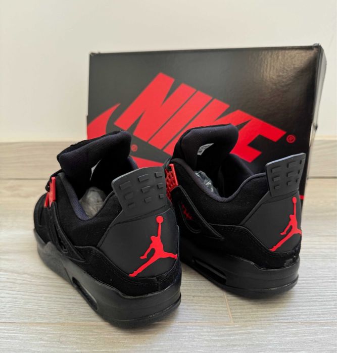 Adidasi Nike Jordan 4 Retro Red Thunder Bucuresti Sectorul 2 • OLX.ro
