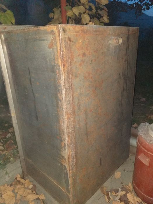 Bazin de inox de 1500 litri Valea Muscelului • OLX.ro