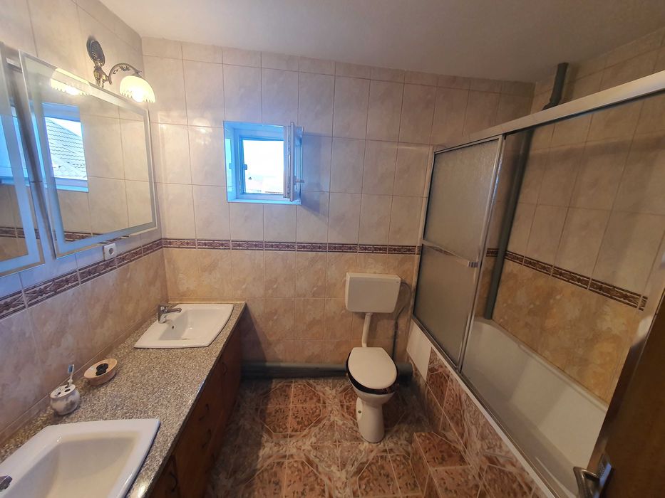 Casa singur in curte cu 700mp teren in Avrig, 25km distanta de Sibiu ...