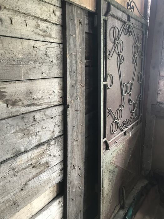 Vand poarta intrare curte Petrosani • OLX.ro