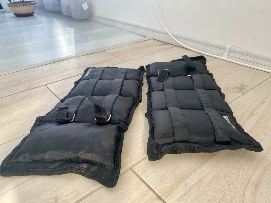 Greutati glezne 2x3,5kg Lazu • OLX.ro