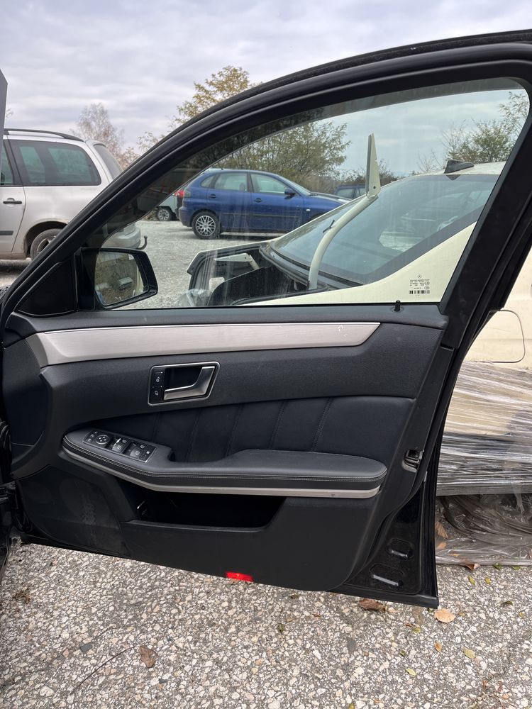 Мерцедес w212 на части гр. Карлово • OLX.bg