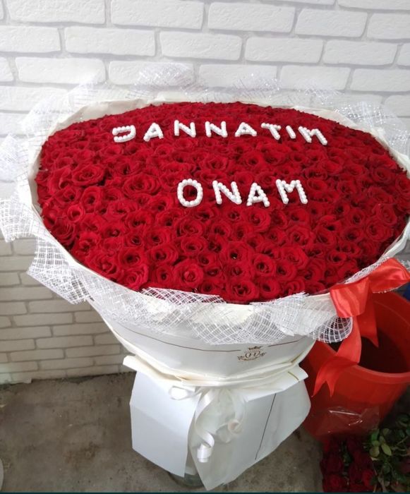 Gullar atirgullar buketlar розы цветы букеты Урганч: 100 000 so’m ...