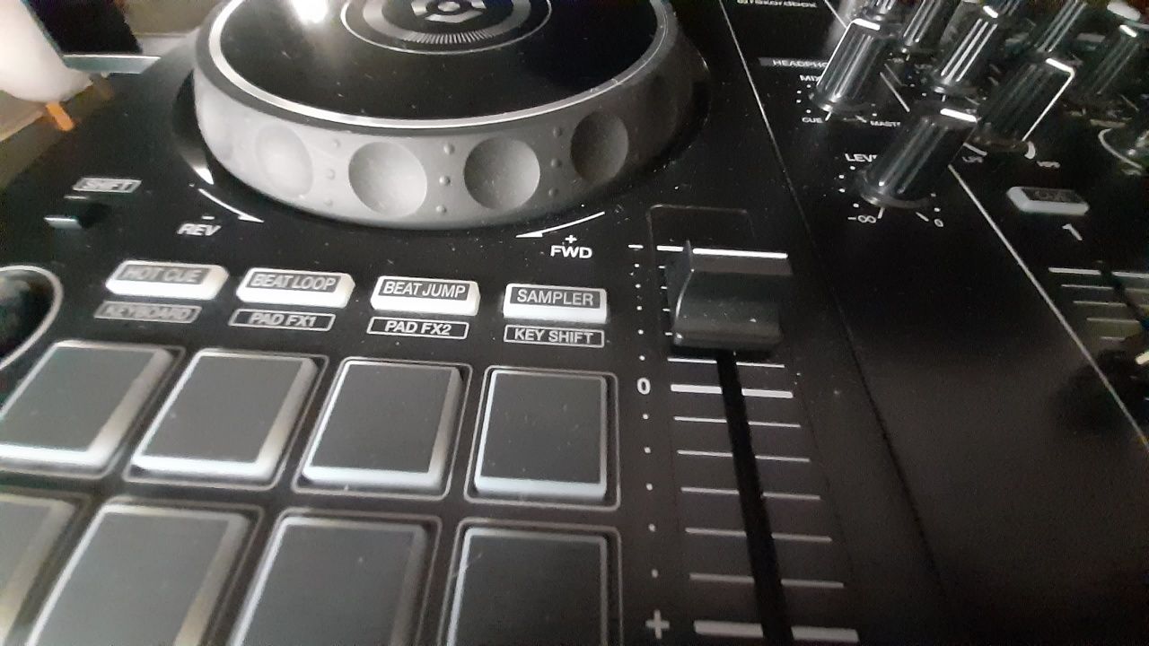 Consola PIONEER DJJ-400 Magiresti • OLX.ro