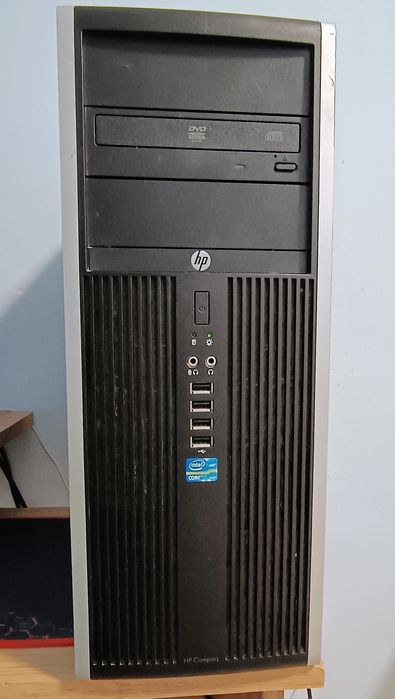Vând 2 calculatoare +monitor Zalau • OLX.ro