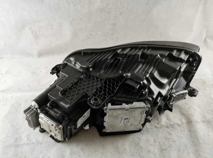 VW Touareg III set faruri matrix full led / plansa de bord kit airbag ...