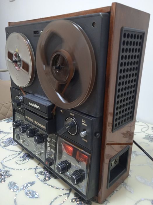 Magnetofon kastan in stare de funcționare . Bucuresti Sectorul 4 • OLX.ro