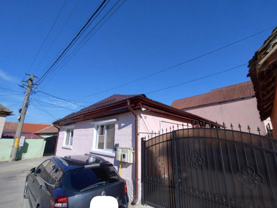 Casa renovata cu garaj, beci, bucatarie vara Dumbraveni • OLX.ro