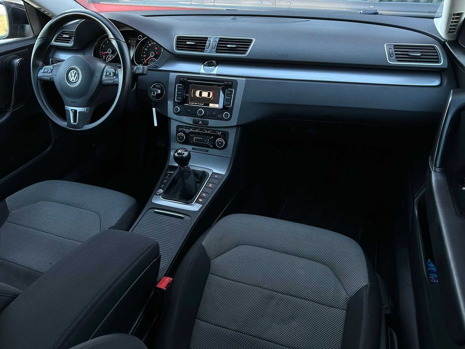 Volkswagen Passat B7 R-Line/ 2011/ 1.4 TSI/ 122 CP/ PANORAMIC/ KEYLESS ...