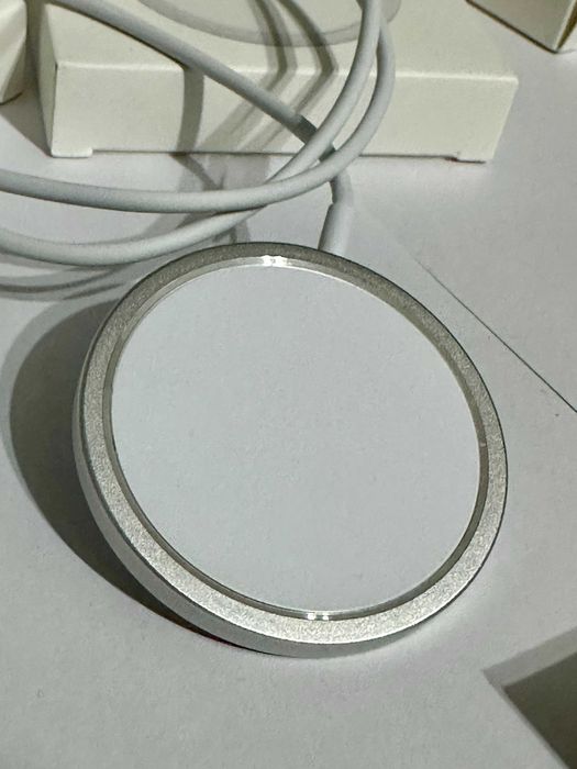 Incarcator wireless iPhone MagSafe magnetic 15W Iasi • OLX.ro