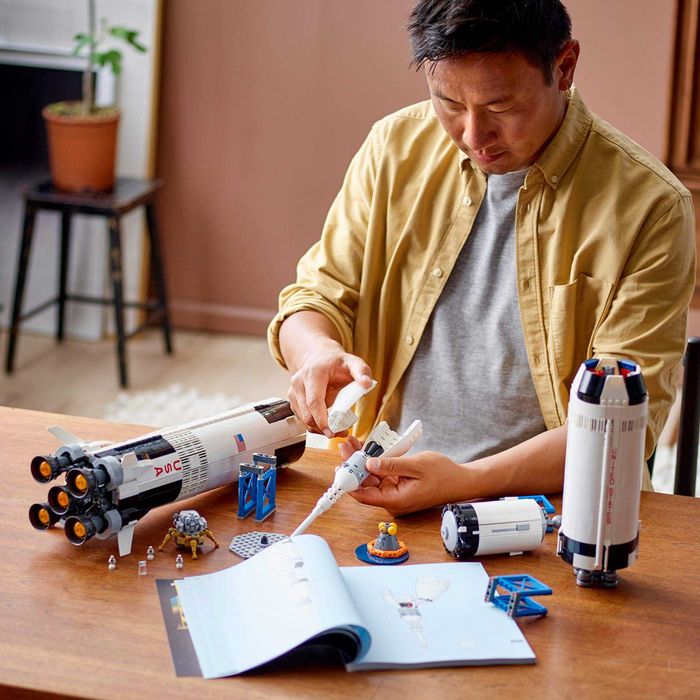 TIP lego Ideas racheta nava NASA Apollo Saturn V 92176 Bucuresti ...