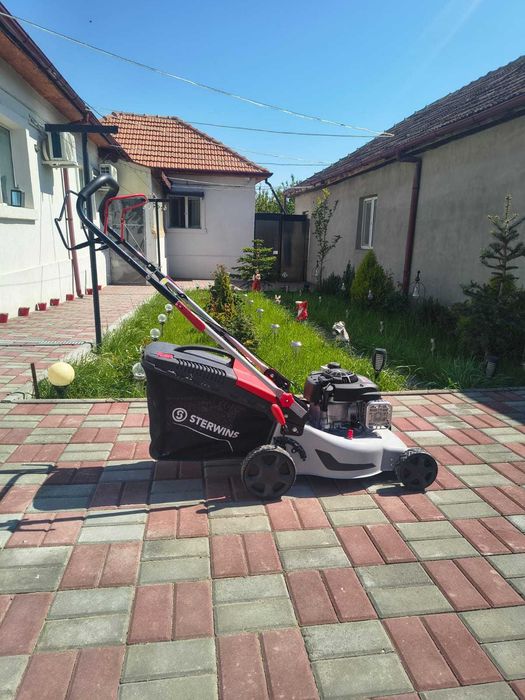 Masina tuns iarba pe benzina Constanta • OLX.ro