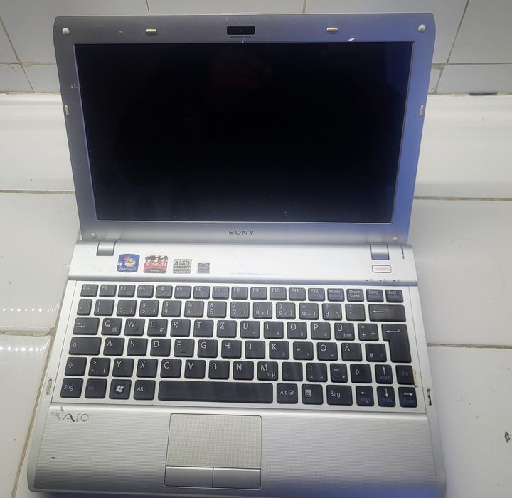 Продавам лаптоп Sony Vaio model PCG-3131M гр. Плевен Идеален център ...