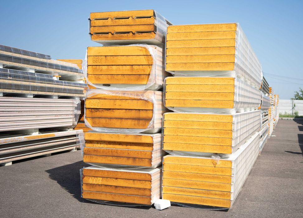 Panouri Sandwich termoizolante Spumă/Vată minerală. Calitatea II A/B Pascani • OLX.ro