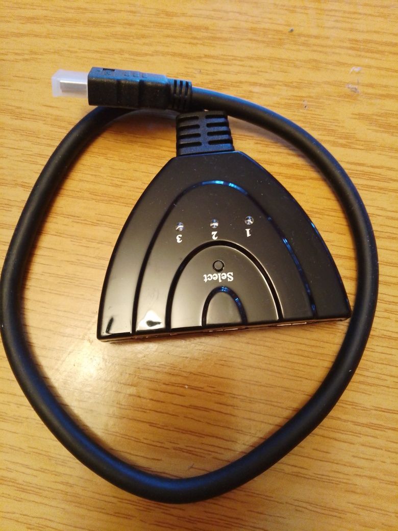 Суич/разклонител за hdmi кабели гр. Добрич Център • OLX.bg