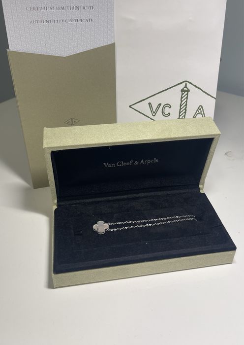 Сребърно дамско колие Van Cleef & Arpels VCA гр. Пловдив Кършияка • OLX.bg