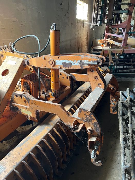 Vand freza (grapa rotativa) AMAZONE 4m Salonta • OLX.ro