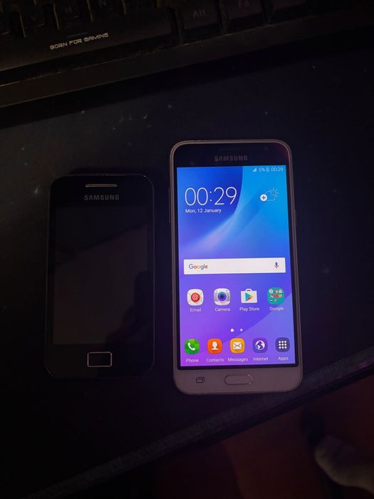 Samsung galaxy j3 si samsung galacy ace Craiova • OLX.ro