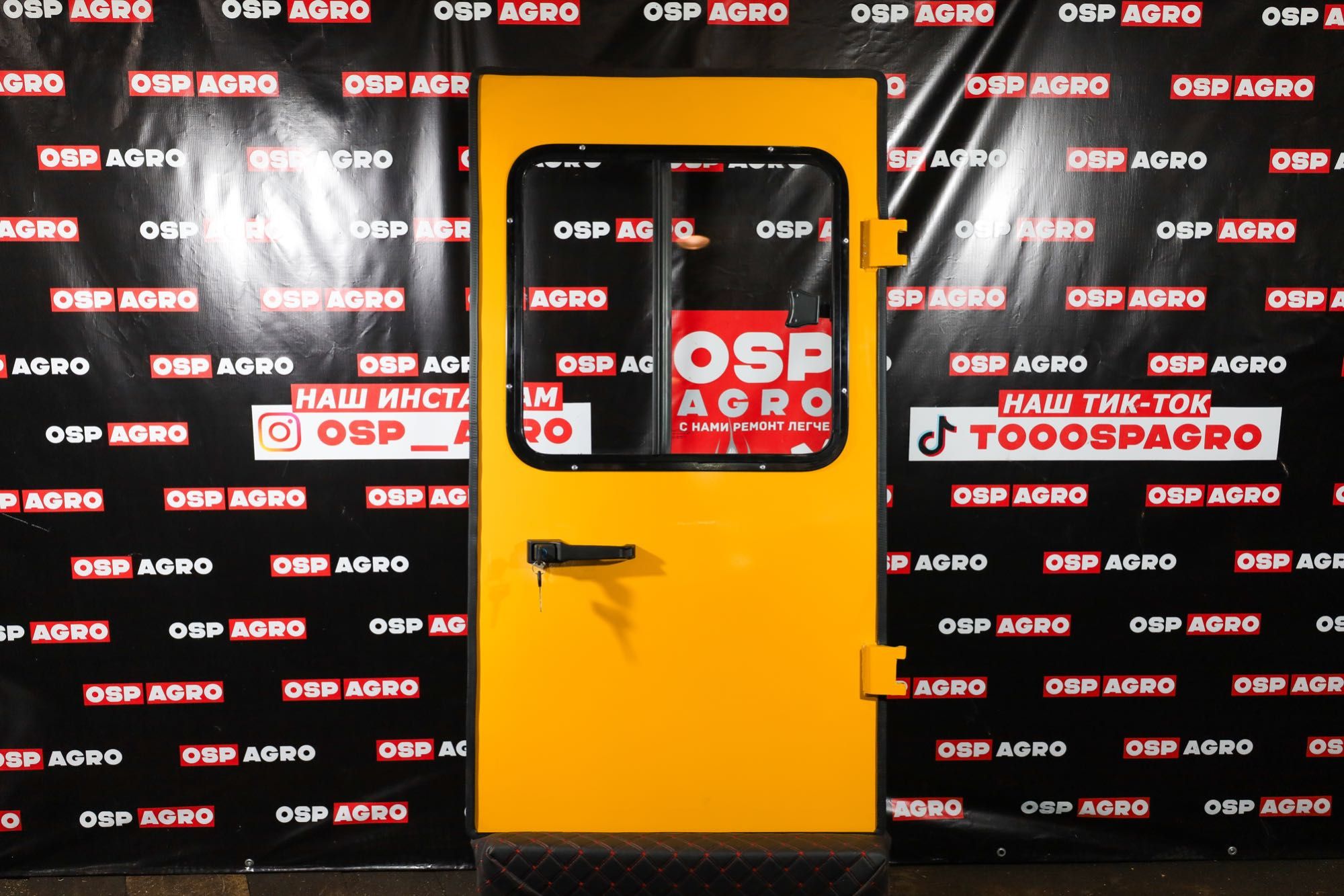 Дверь для К-700. Цена: 154 000 тг. - Сельхозтехника Астана на Olx