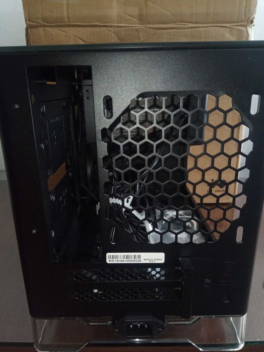 Carcasa In Win A1 Tempered Glass Mini-ITX , sursa 600W Brasov • OLX.ro