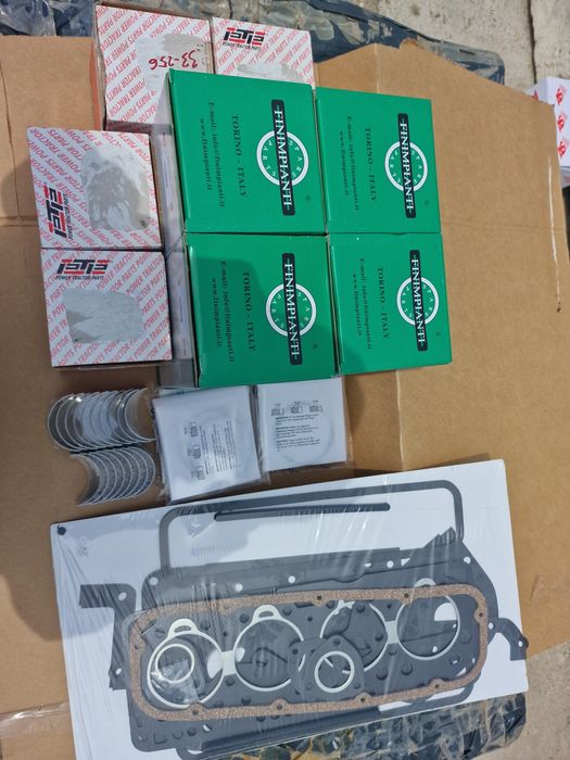 Set motor tractor fiat 411 import italia cu cuzineti Segmenti Camasi p ...