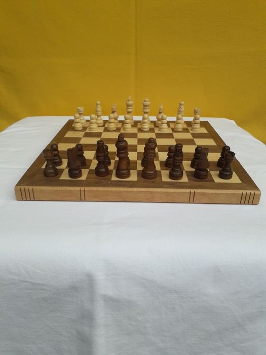 Tabla de sah din lemn Drobeta-Turnu Severin • OLX.ro