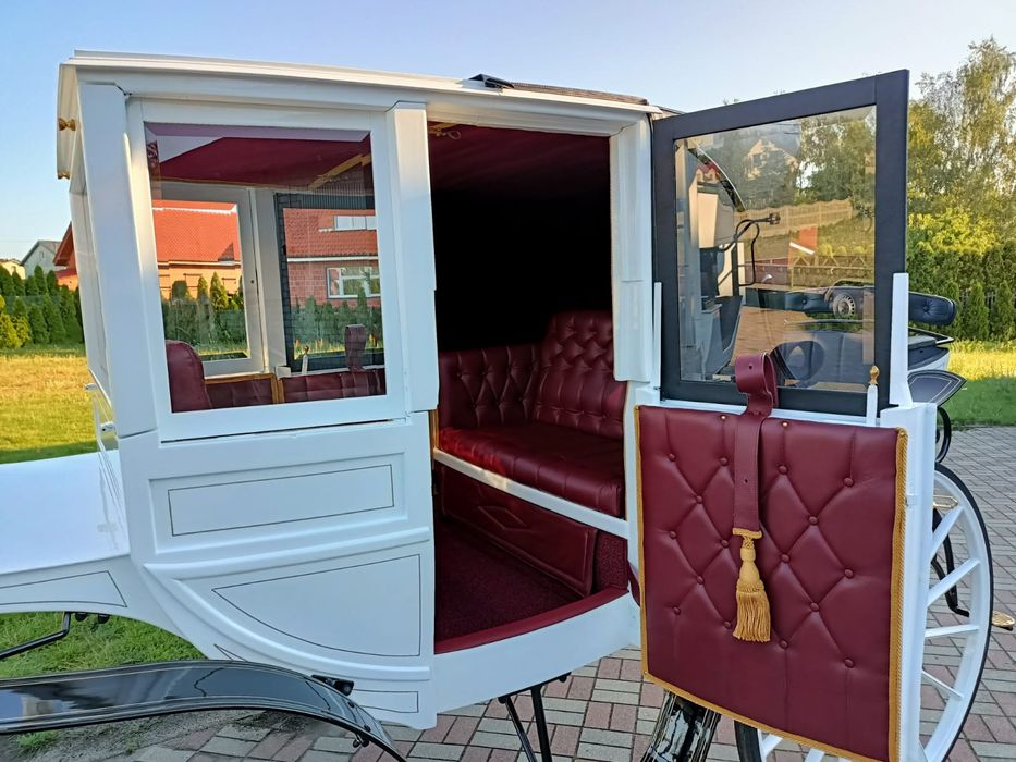 Trasura glasslandauer,caleasca de gala Sighisoara • OLX.ro