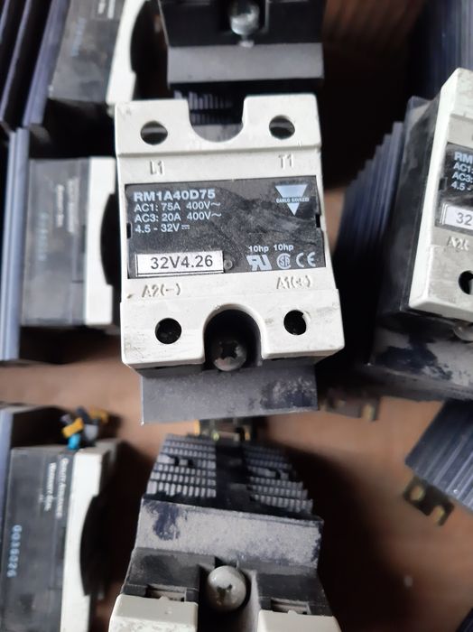 Releu static RM1A40D75 Releu cu radiator Radauti • OLX.ro