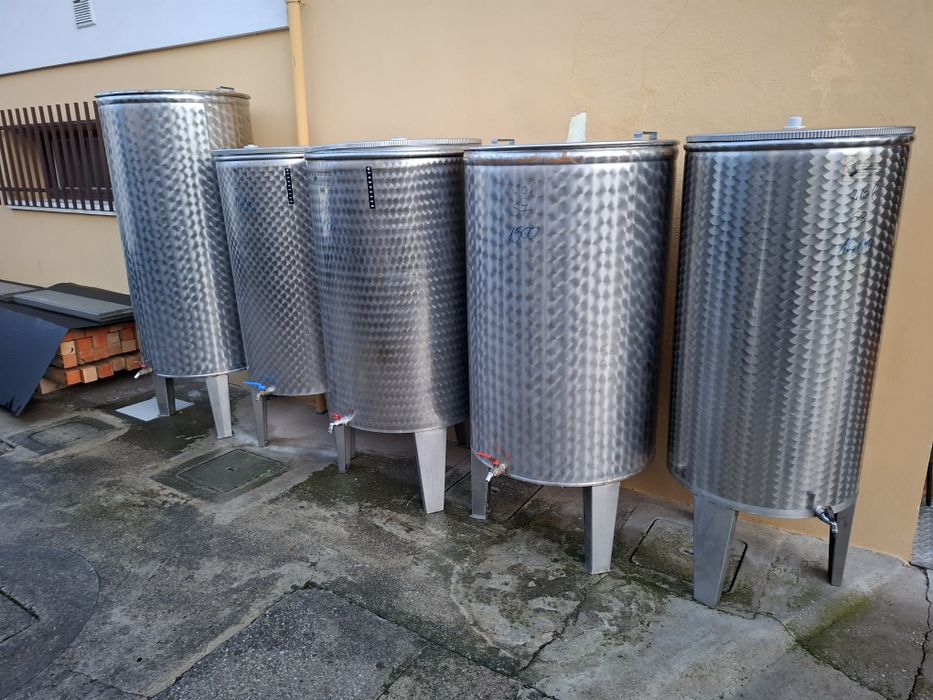Butoi inox pentru vin Jibou • OLX.ro