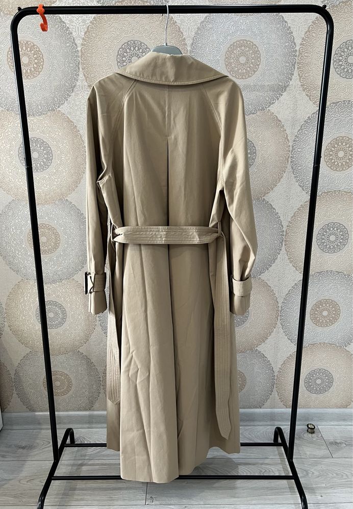 Новый тренч Massimo Dutti: 90 000 тг. - Плащи и тренчи Алматы на Olx