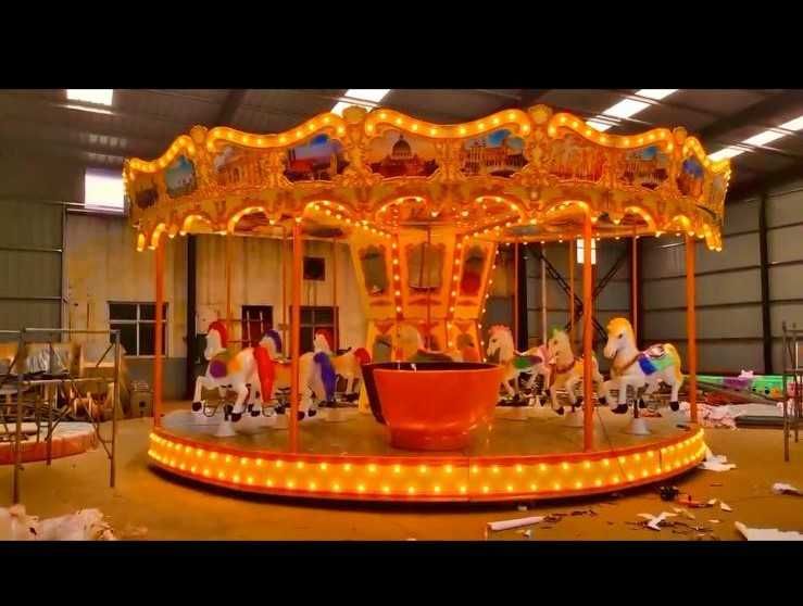 Vand carusel parc distractii 24 locuri. NOU. Bucuresti Sectorul 4 • OLX.ro
