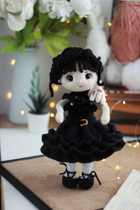 Papusa crosetata Wednesday Addams (lucrata manual) Bucuresti Sectorul 6 ...