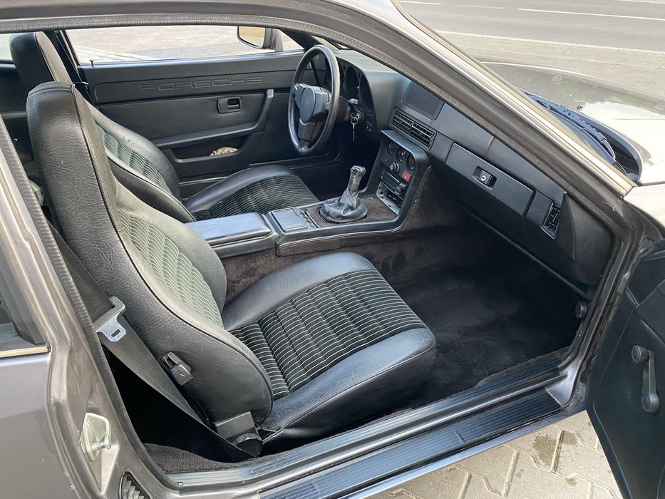 Porsche 924/ 2.0i/ 125 cp/ istoric/retro Aiud • OLX.ro