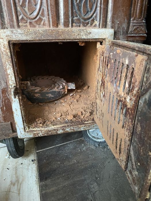 Vand soba cu arzator pe butelie. Bughea de Jos • OLX.ro