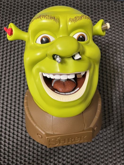 Jucarie Shrek interactiva DreamWorks (functioneaza cu baterii) Runcu ...
