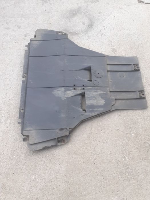 Scut Motor Sub Motor Original Renault Megane 3 Pitesti • OLX.ro