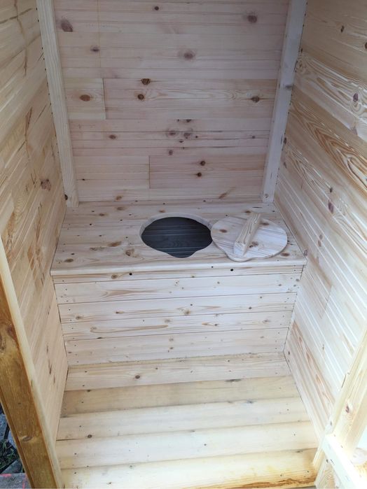 Toaleta, wc de gradina, curte Sfantu Gheorghe • OLX.ro