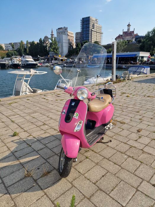 Piaggio Vespa LX50 PINK Navodari • OLX.ro