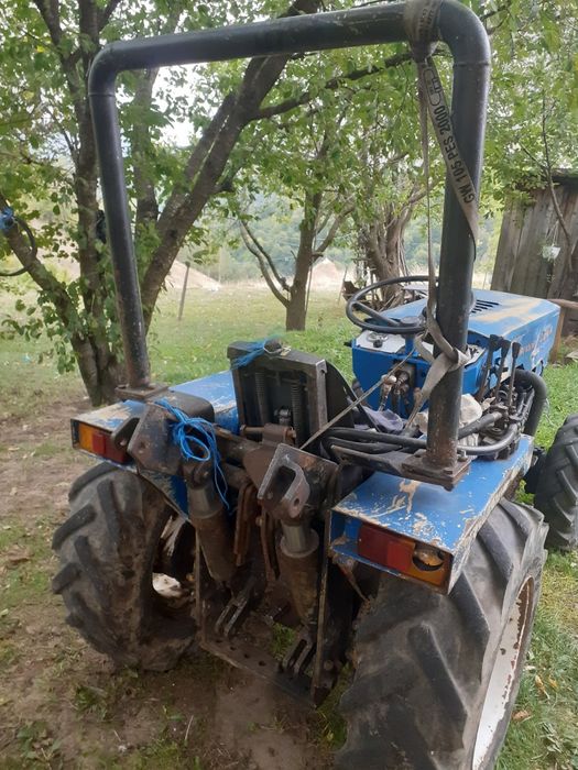 Vând tractor ford 4x4 Chistag • OLX.ro
