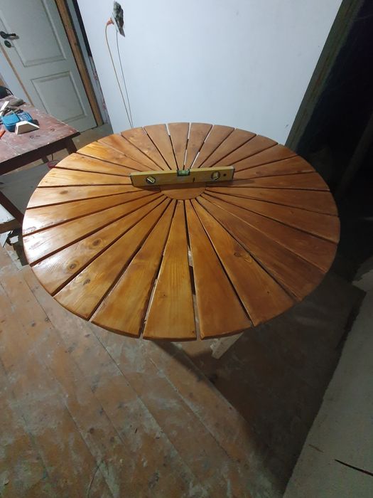 Masa rotunda 115 cm diametru Vulturu • OLX.ro