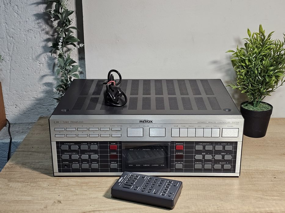 Preamplificator REVOX B 286 tuner , vintage hi-fi audio Suceava • OLX.ro