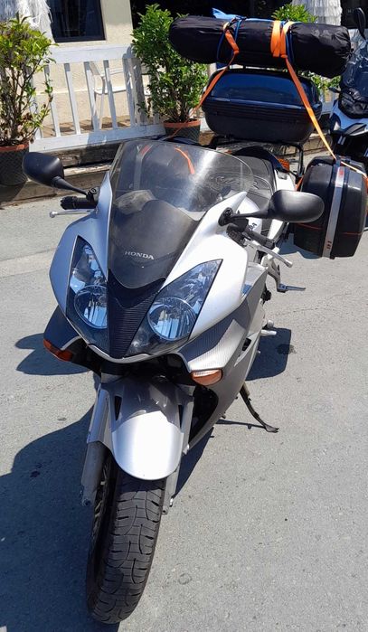 Honda VFR 800 v tec Bucuresti Sectorul 6 • OLX.ro