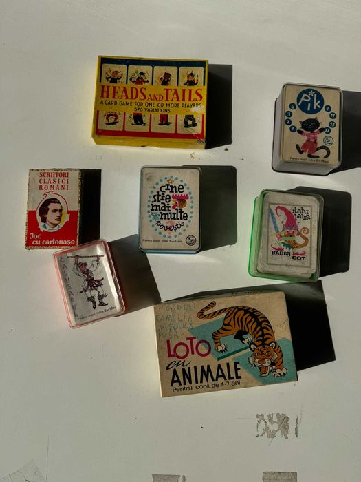 Joc de carti - Cine stie mai multe povesti - perioada comunista ...