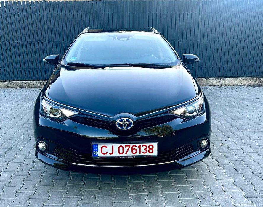 Toyota auris hybrid An. 2019 35000 km reali Cluj-Napoca • OLX.ro