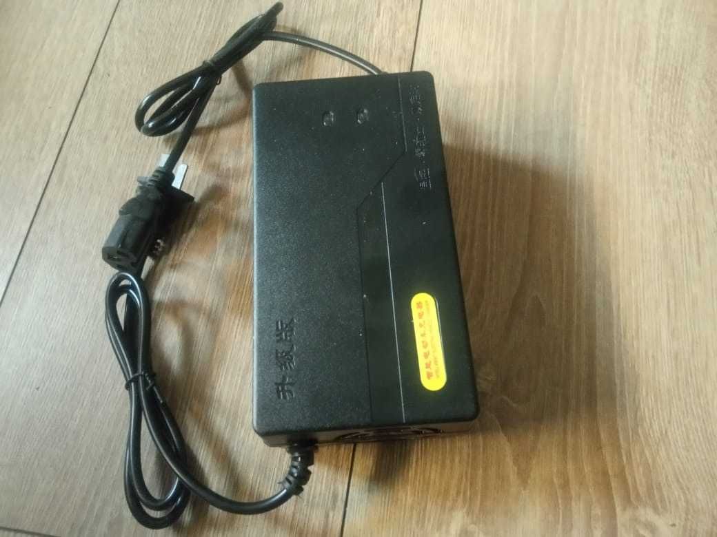 Зарядка зарядное устройство на аккумулятор 48V 12/20AH на скутеры и ...