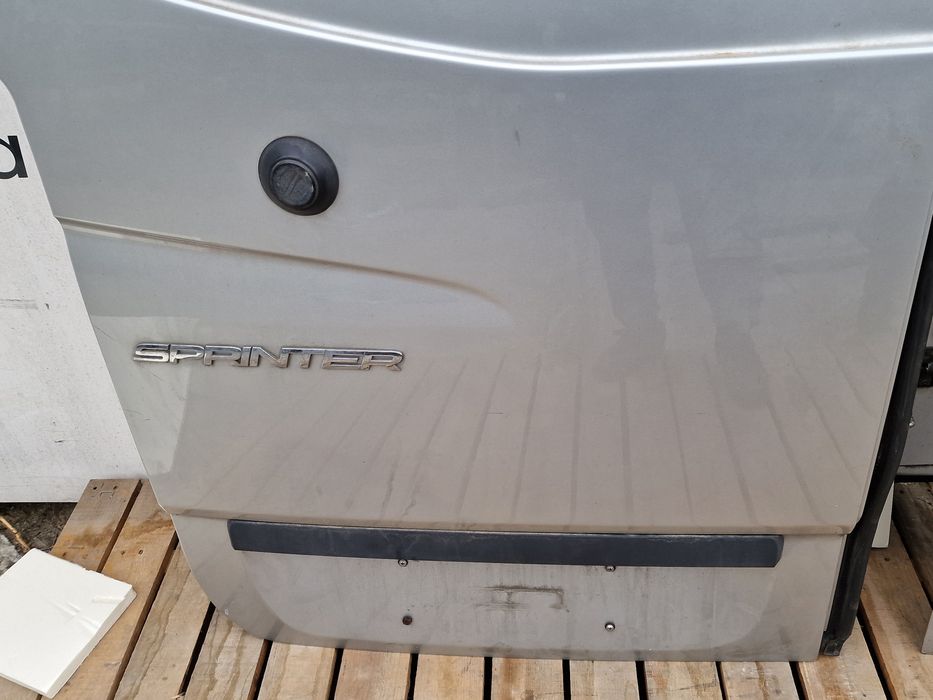 Usa usi spate mercedes sprinter w906 model inalt Francesti-Coasta • OLX.ro