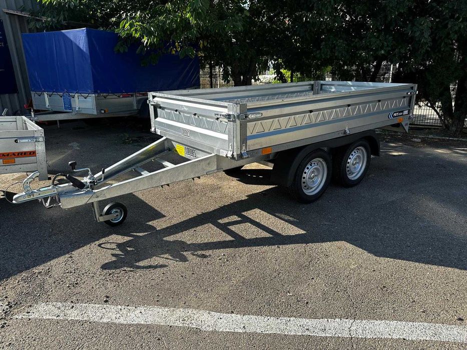 Remorca 750 kg 2 Axe Lorries 261x139x35 cm Tip Platforma Iasi • OLX.ro